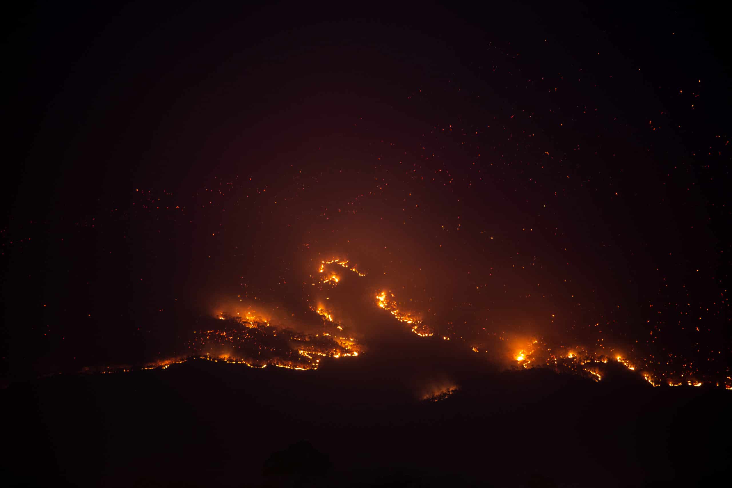 Fires Rage Across Canberra - BRENDAN MAUNDER PHOTOGRAPHY